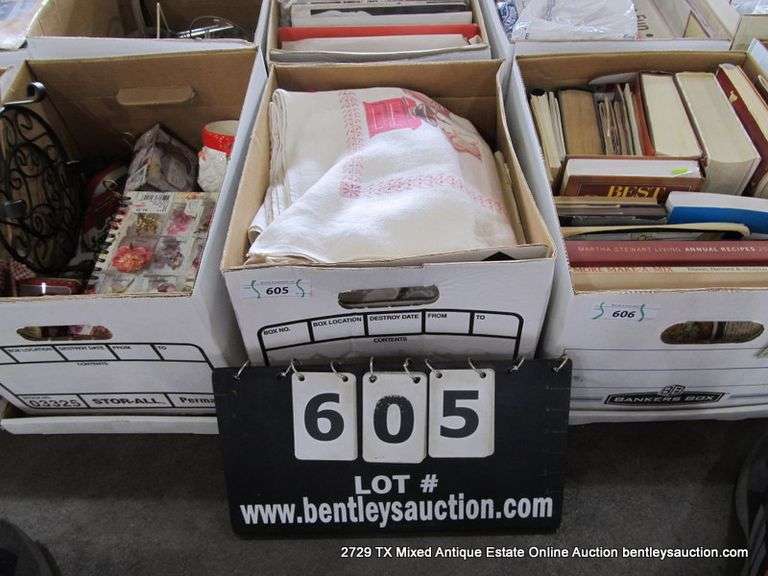 BOX: ASSORTED VINTAGE KITCHEN TABLE LINENS - Bentley & Associates, LLC