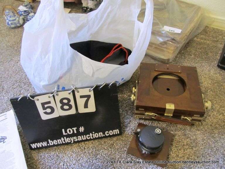 VINTAGE CALUMET WOOD-FIELD 4X5 CAMERA - Bentley & Associates, LLC