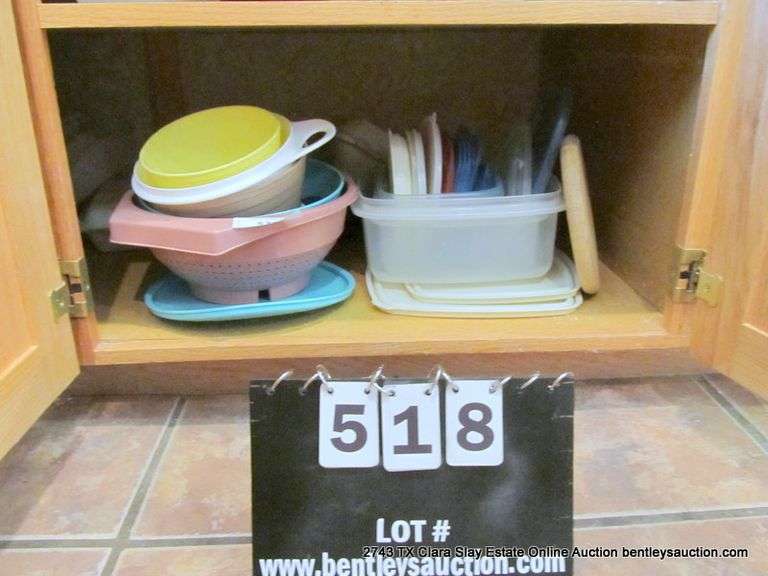 CONTENTS OF TOP SHELF: POLY STORAGE CONTAINERS & BOWL - Bentley ...