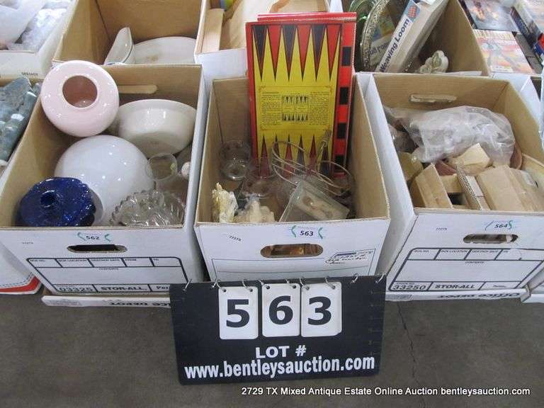 BOX: CHECKER BOARDS, SPOON, SHELL, ETC - Bentley & Associates, LLC