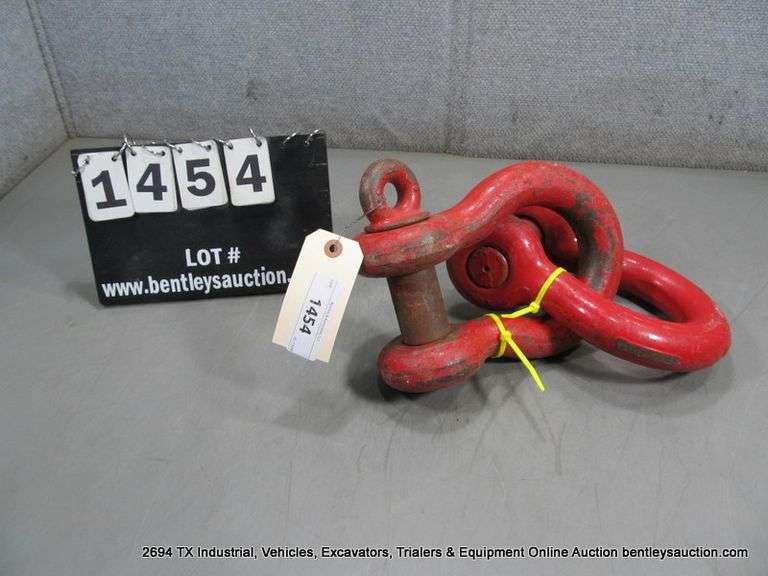 LOT: 2 CROSBY 1 1/2 5SY 6 LIFTING SHACKLE 17T - Bentley & Associates, LLC