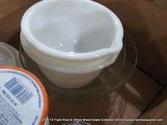 BOX - GLASS MIXING BOWLS, JARS, PATTERN GLASS, ENAMELWARE - Bentley ...