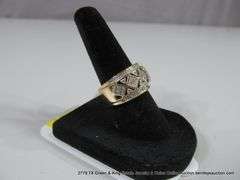 14KT YELLOW GOLD BAGUETTE & CLUSTER W/ SOLITAIRE DIAMOND LADIES' RING, THATCH PATTERN, SIZE 7 ...
