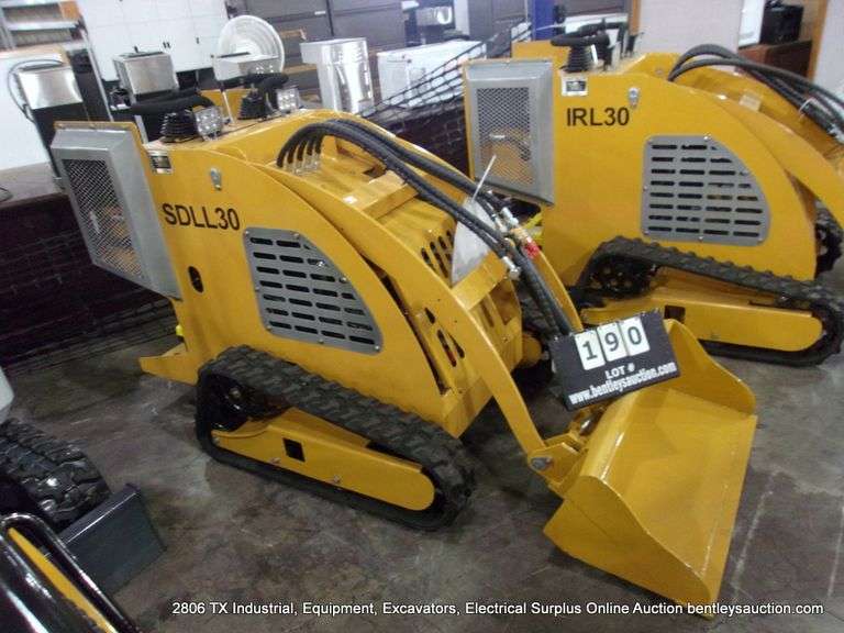 SD LANCH SDLL30 RUBBER TRACK STAND-ON MINI SKID LOADER - 15HP/IRL30 ...
