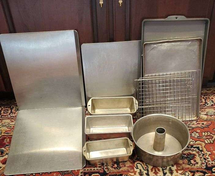 Aluminum bakeware from Mirro, Echo, Rema, Bake King.. cooling rack ...