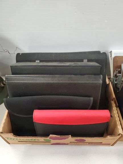 Lot books and binders - Bid-Assets Online Auctions