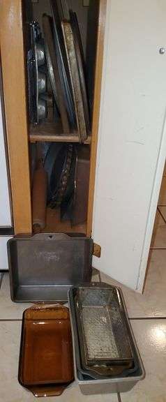 assorted size baking pans, rolling pin.. kitchen - Bid-Assets Online ...