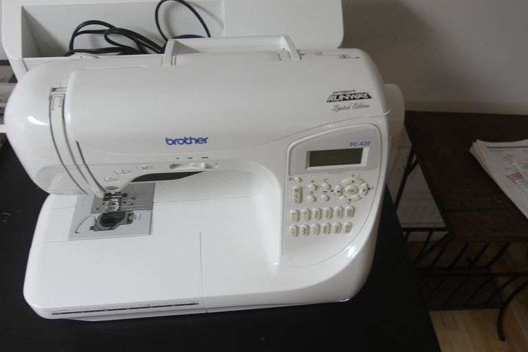 Brother sewing machine Model s Project Runway Limited Edition. - Bid ...