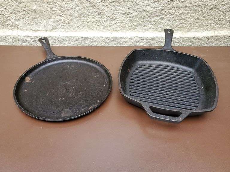 Large 10 and a half inch flat cast iron skillet, Lodge 10-1/2 in Square ...