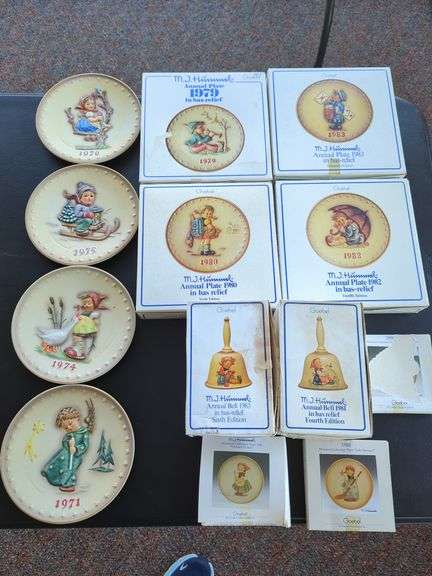 Large group of Hummel annual plates from 1971 through 1983, Hummel ...
