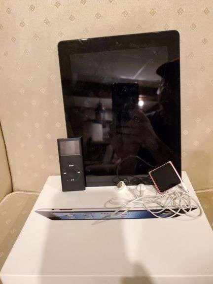 Mac ipad 32gb with original box, 8 GB Apple iPod,, Apple MP3 player ...