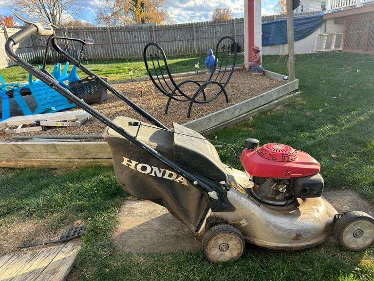 Honda GCV160 Quadra Cut Smart Drive Push Mower. Starts and runs. Model ...