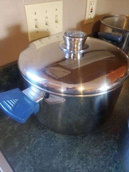 Set of 4 Walkaway Air Core cookware with lids. See photos - Bid-Assets ...