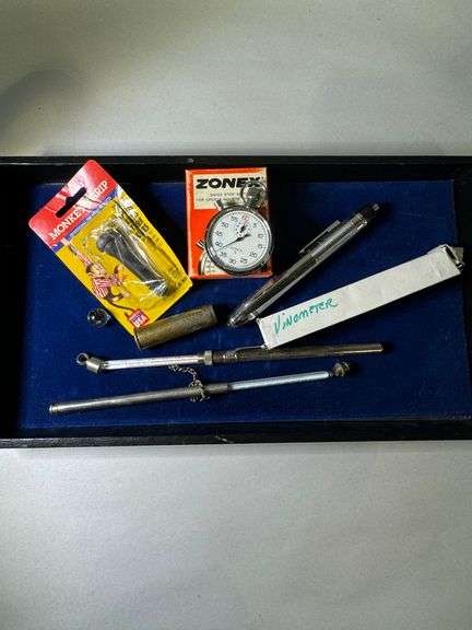 Zonex Stop watch (works), penlight, two thermometers in metal cases ...