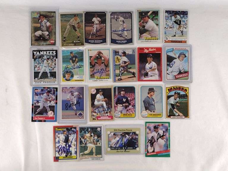 (22) NY Yankees autographed Baseball Trading Cards. Includes Yogi Berra ...