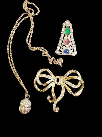 Trifari Gold Tone rhinestone bow brooch... 30-in gold tone rhinestone ...