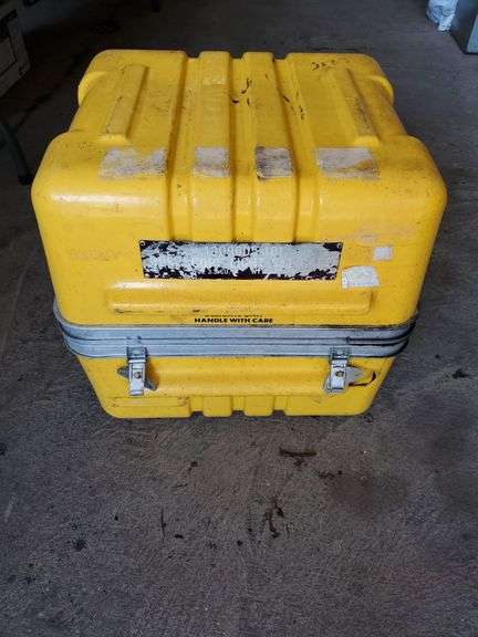 Yellow heavy duty flip top storage shipping container, 16x16 - Bid ...