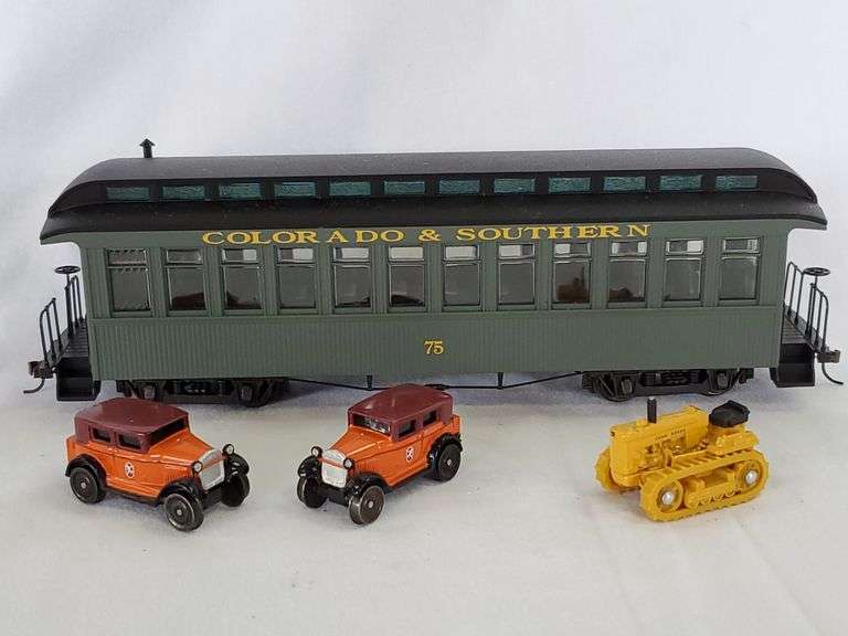 Pair of HO 1929 Track Inspection Sedan Milw.Rd./DC.DCC, HO scale coach ...
