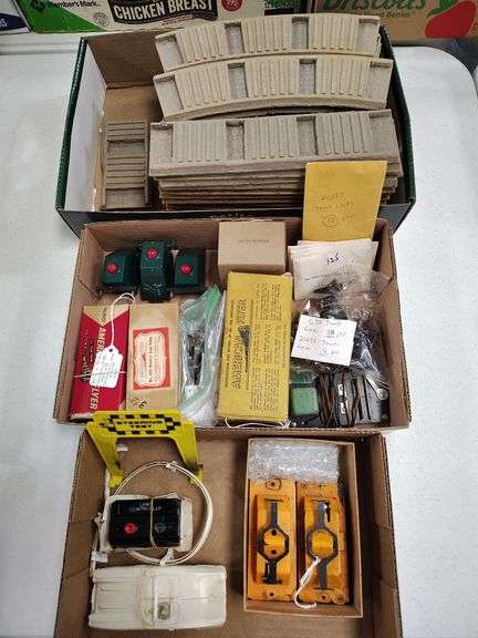 (3) boxes of Gilbert American Flyer accessories including Hand Cars ...