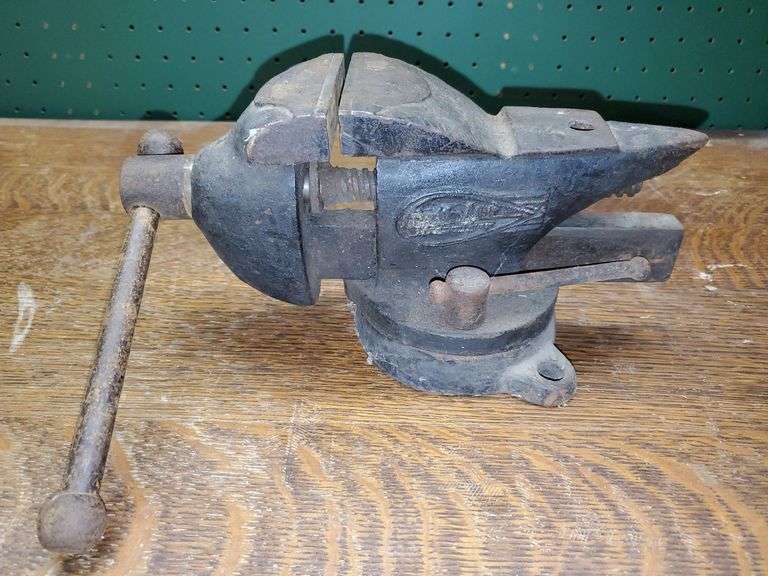 Antique cast iron Vice with 3-in jaw - Bid-Assets Online Auctions