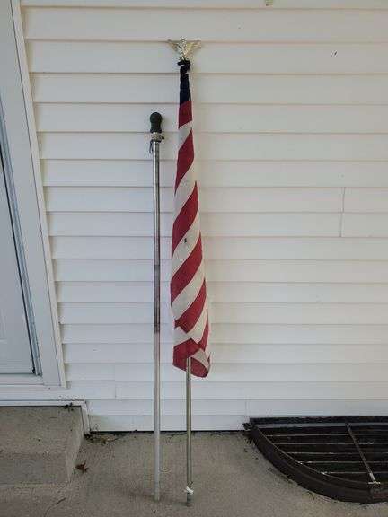 American Flag with extra flagpole - Bid-Assets Online Auctions