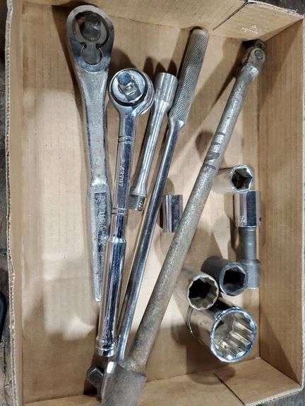 Box of Socket Wrenches - Bid-Assets Online Auctions