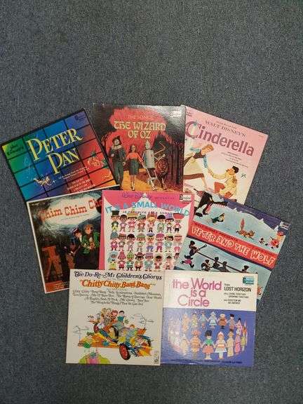 Vintage Disneyland records including Peter Pan, The wizard of Oz ...