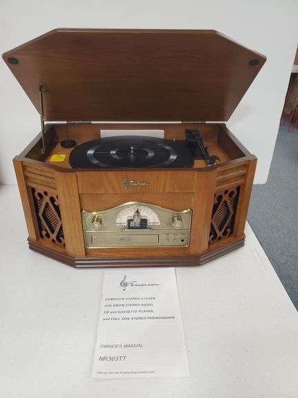 Emerson Heritage Music System Including Record Player, AM/FM Stereo ...