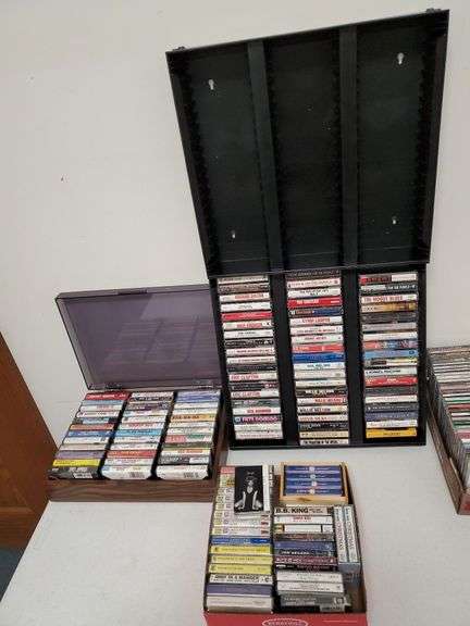 Musical cassettes featuring BB King, Chicago, Eric Clapton, Neil ...