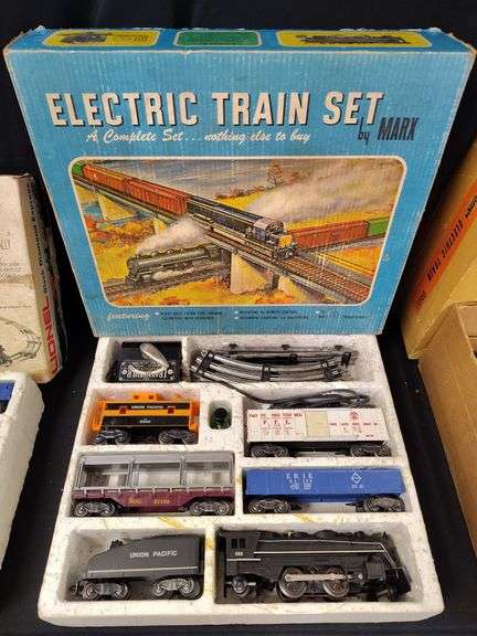 Marx #52875 six piece electric train set. Includes everything pictured ...