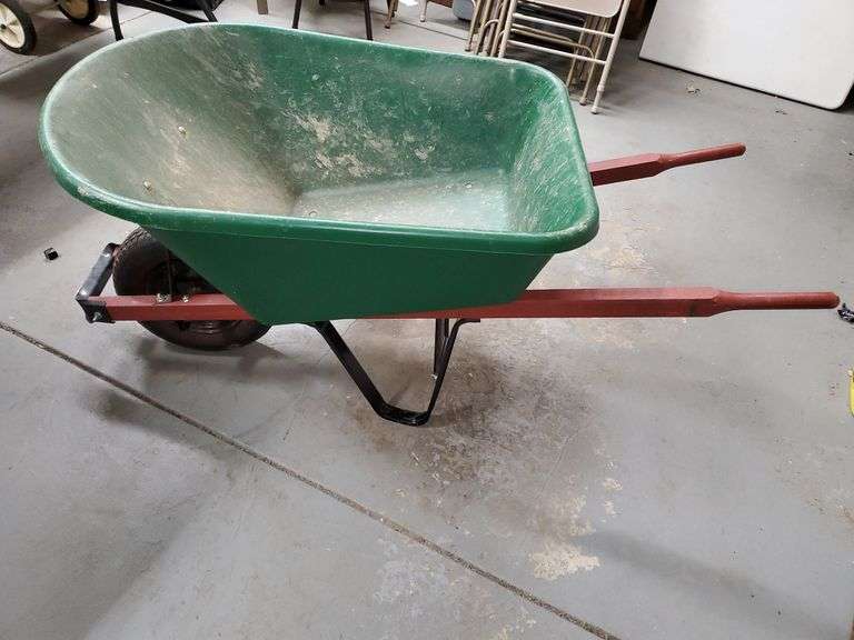 True-Temper contractors wheelbarrow with fiberglass body and pneumatic ...