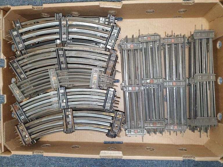 O-Gauge track includes (24) straight, (34) curves, (6) long curves ...