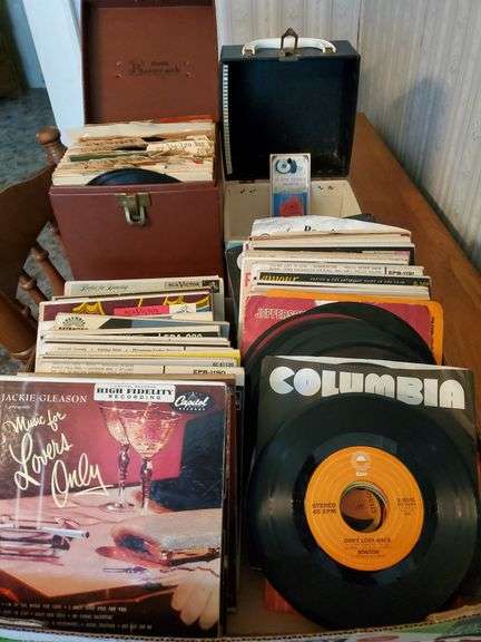 Vintage 45 RPM records.'40s, '50s, '60s, '70s. Primarily older records ...