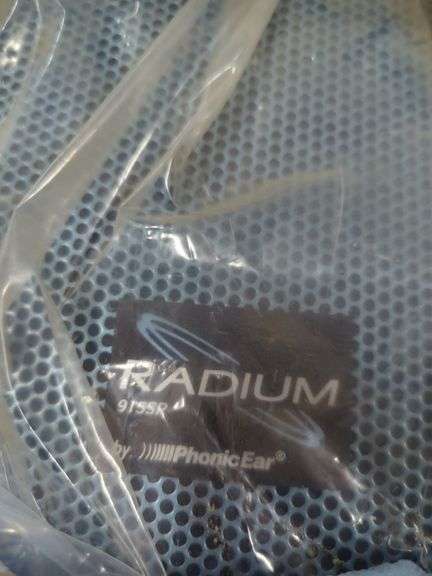 Appears to be new in box Phonic Ear Radium model 9155r Portable sound ...