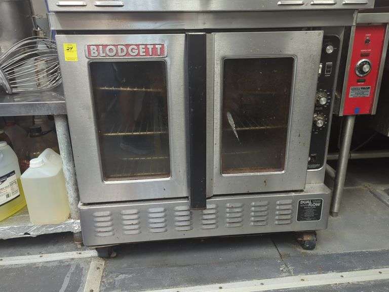 Blodgett dual flow commercial stainless steel gas convection oven - Bid ...