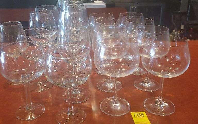 (18) assorted size stem wine glasses - Bid-Assets Online Auctions