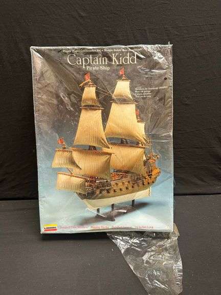 “Captain Kidd” Pirate Ship Model - Bartlett Auctions Inc.