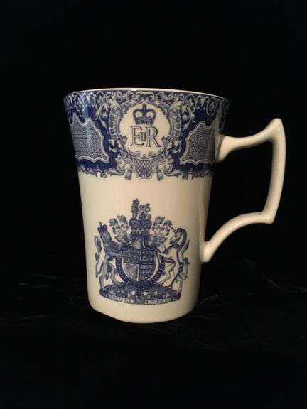 Spode Queen Elizabeth II Diamond Jubilee Mug - Bartlett Auctions Inc.