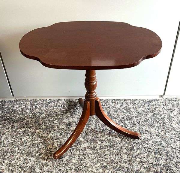 Small Pedestal Table - Bartlett Auctions Inc.