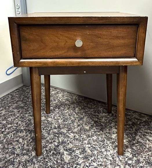 End Table with Drawer - Bartlett Auctions Inc.