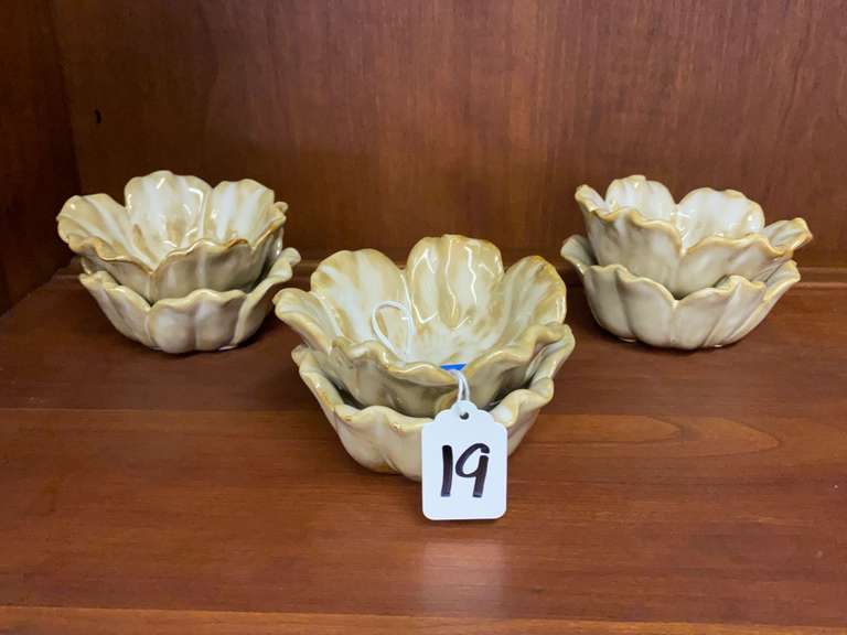 6 pc. Small Dish Bowls - Bartkus Auctioneers