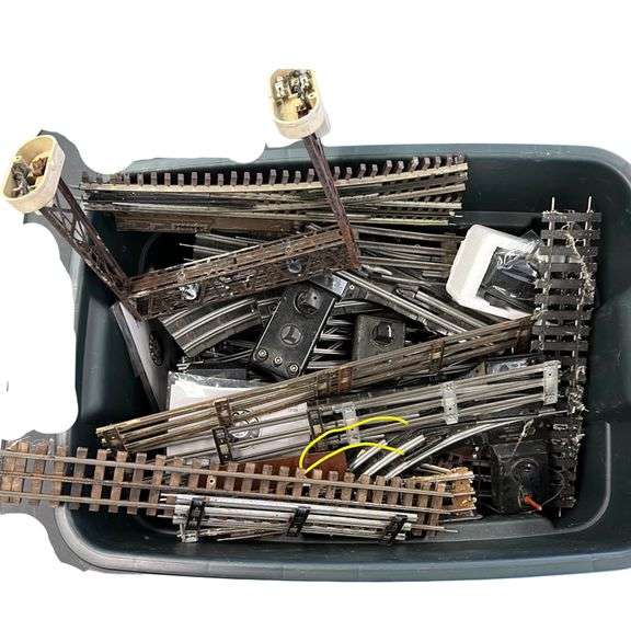 Misc Train Parts Lot: Track & Switches - Bartkus Auctioneers