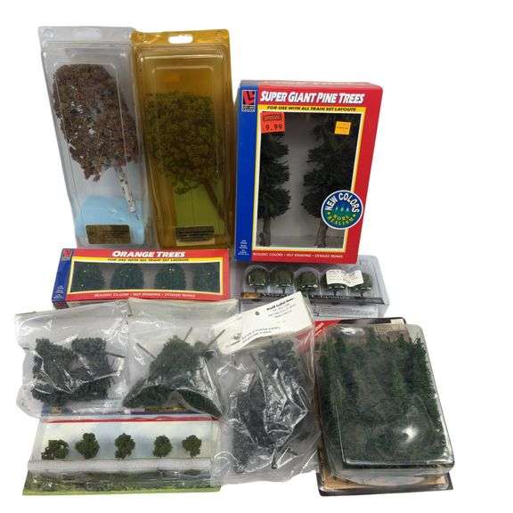 LOT 10 Railroad Scenery Trees Life-Like in Packs - Bartkus Auctioneers