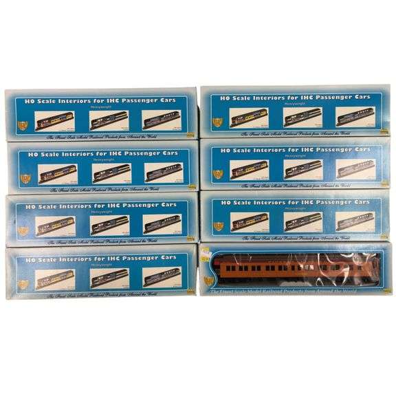 HO LOT Passenger Car + 7 Interiors IHC - Bartkus Auctioneers