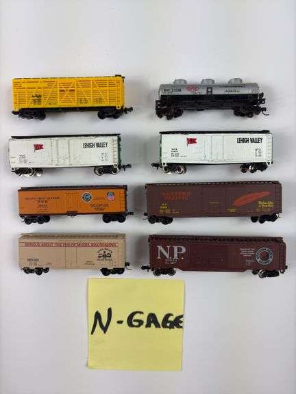 N LOT 8 Train Cars Box Freight Reefer Tanker - Bartkus Auctioneers