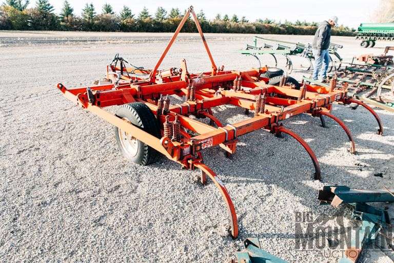 Case 324 11' Chisel Plow - Big Mountain Auctions