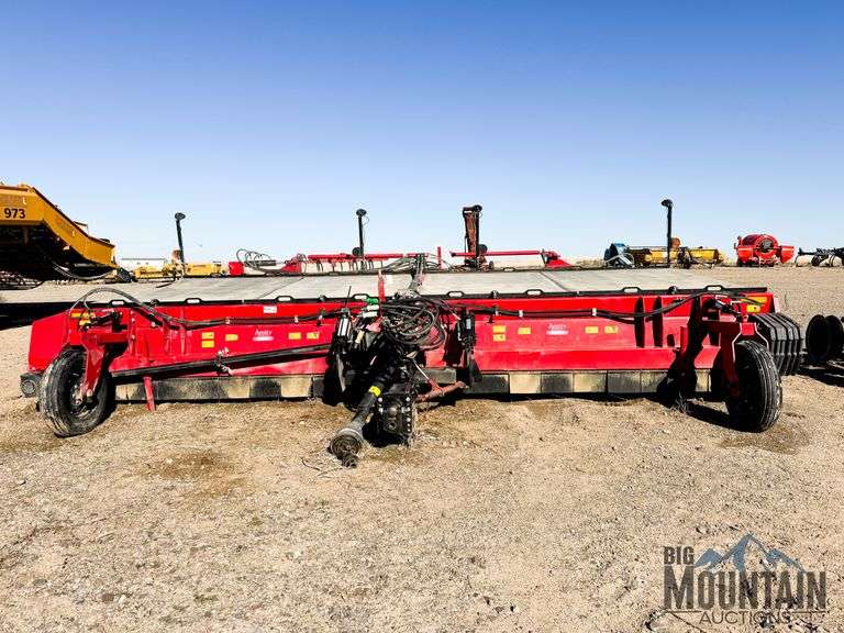 2021 Amity 3700 12 Row 22" Beet Defoliator - Big Mountain Auctions