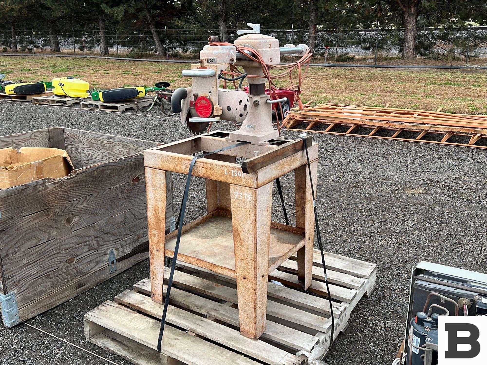 Comet Radial Arm Saw Booker Auction Company