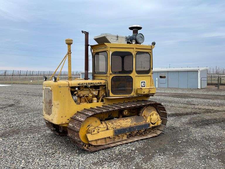 Caterpillar D4 Crawler Tractor - Booker Auction Company