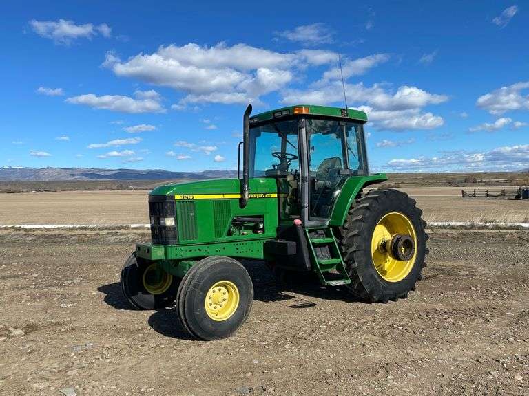 1999 John Deere 7210 Tractor - Booker Auction Company